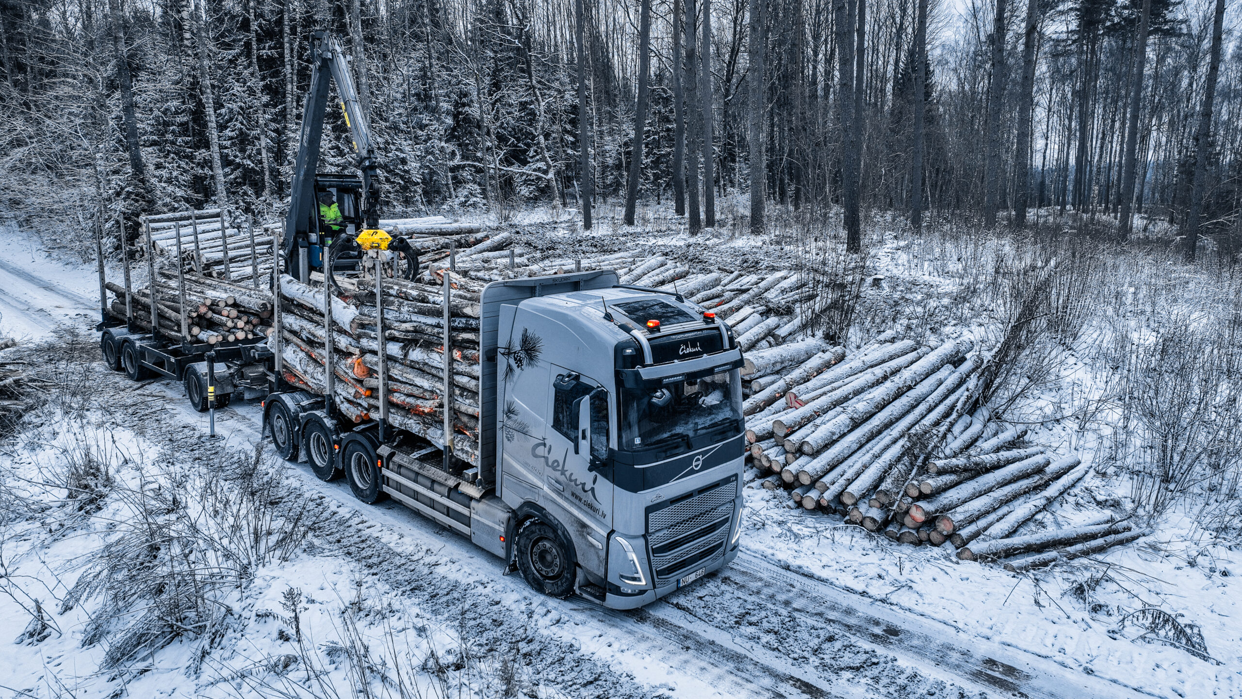 Volvo FH Cone with Penz and JW-Tec | Unitruck